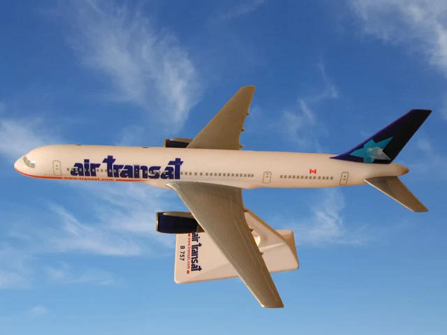 AIR TRANSAT SCALE 1-200 model Boeing B757-200 Aircraft Airplane Avion ... AIR TRANSAT SCALE 1-200 model Boeing B757-200 Aircraft Airplane Avion ...