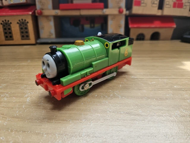 2006 HIT TOYS Percy Trackmaster Tomy Thomas & Friends Tank Engine P&P £ ...
