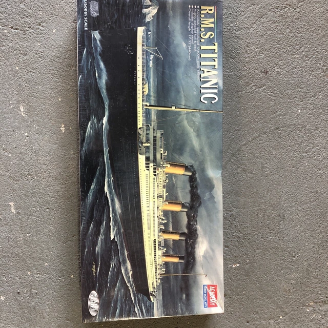 RMS TITANIC MODEL 1/720 Scale Kitech Kit New Open Box Sealed Boat £52. ...