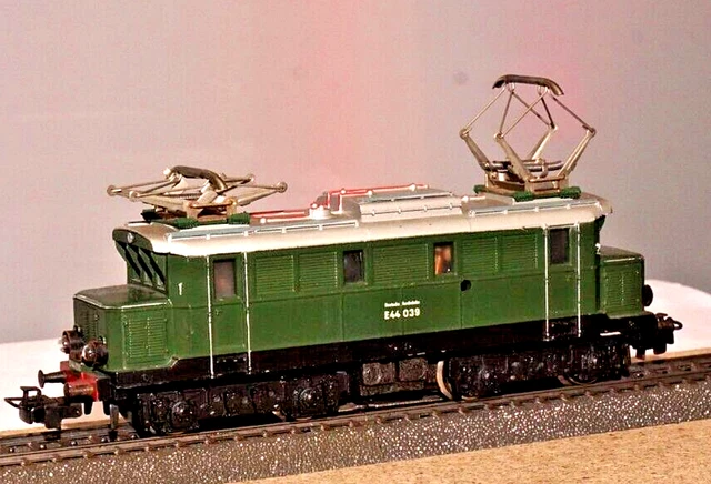 MÄRKLIN H0 3011 - E-Lok E44 039 - DB - AC - Fahrlicht - TOP - ohne OVP - geprüft EUR 64,00 ...