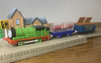 THOMAS FRIENDS TRACKMASTER Percy Sodor Pasta Factory Motorized Train ...