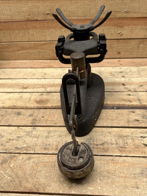 VINTAGE OKEN SCALE, General Store scale with 3 weights, MODEL # FM 5 KG ...