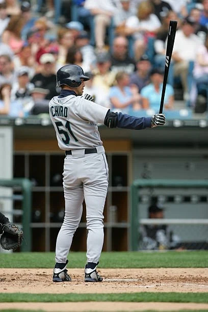 ICHIRO SUZUKI SEATTLE Mariners bats v the Chicago White Sox at US - Old ...