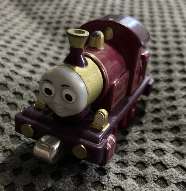 THOMAS THE TANK Engine Take ‘n’ Play Thomas Lady Magnet Purple Gullane ...