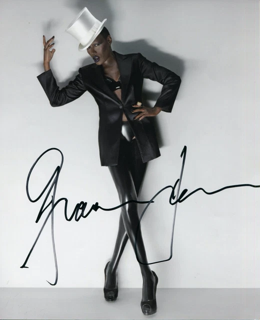 AUTOGRAPHE ORIGINAL SIGNED de la Chanteuse GRACE JONES sur Photo 20x25 ...