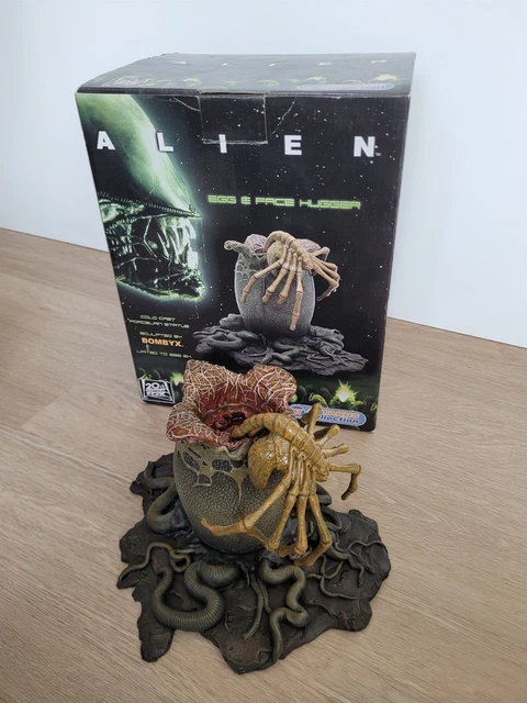 ATTACK ALIEN EGG Facehugger ALIENS Giger Xenomorph NEW ORIGINAL ...