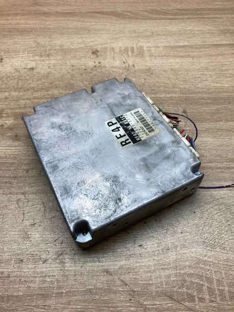 275800 5772 RF4P 18 881C Mazda Premacy moteur ECU unité module moteur ...