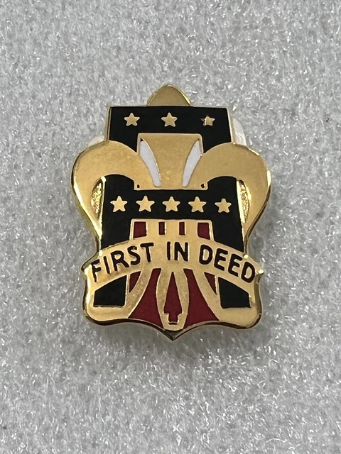 US MILITARY LAPEL Insignia Pin Badge: First in Deed 1st Army Unit Crest ...