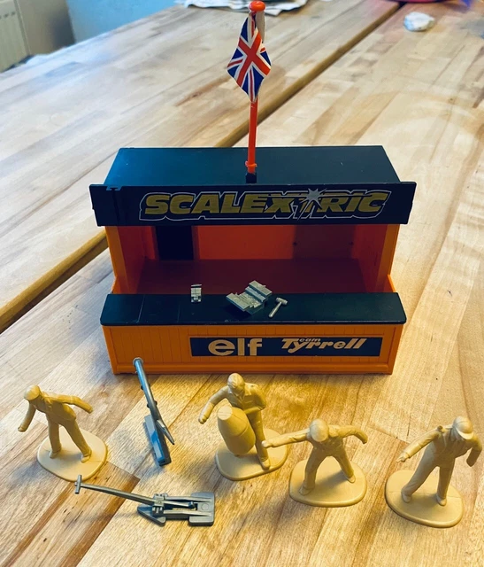 VINTAGE SCALEXTRIC RACE Car C639 PIT STOP BUILDING &with Accessories ...
