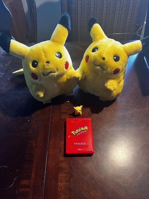 VINTAGE POKÉMON 1999 Pikachu Collectible Lot And TCG Pikachu Basic ...