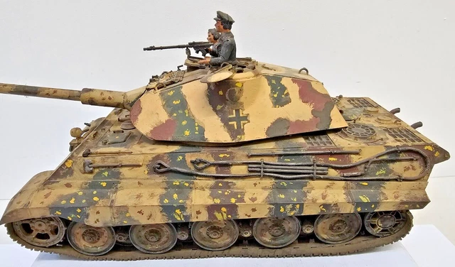 PLASTIK PANZER 1:35 Tiger IIB gebaut und bemalt, bitte lesen EUR 12,50 ...