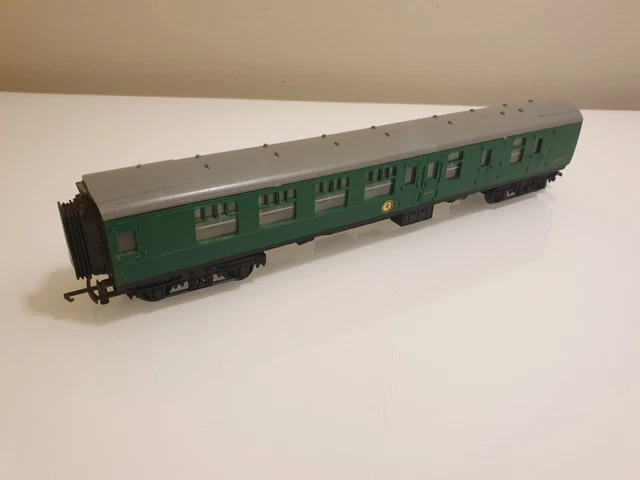 TRI-ANG SR SOUTHERN Mk1 Brake 2nd Coach S34936 R623 OO Gauge 2 of 2 £9. ...