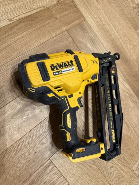 DEWALT DCN660N 18V XR Brushless 2nd Fix Finishing Nailer - Nail Gun £ ...