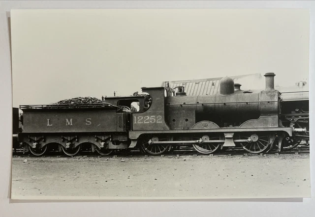 LMS RAILWAY LOCOMOTIVE Photograph - 12252 D643 £2.99 - PicClick UK