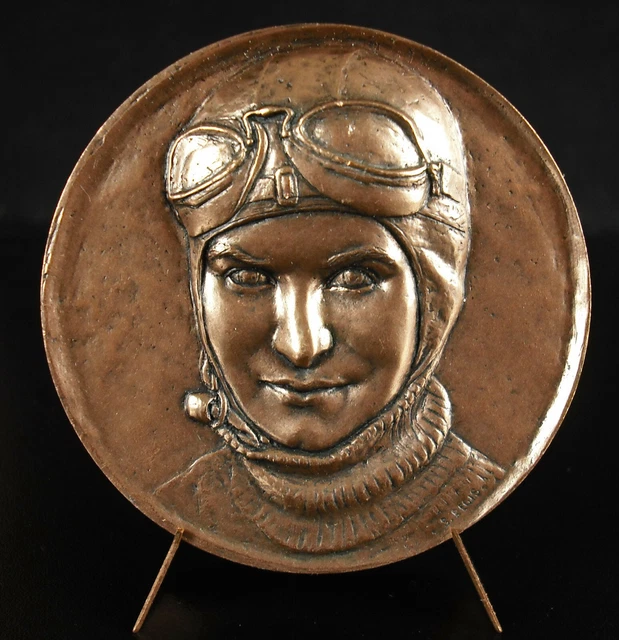 MEDAL HELEN BUTCHER Famous Pilot D'Aircraft Aviation History Aviatrix ...