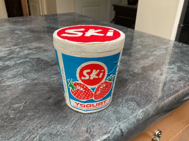 VINTAGE 80S SKI Yogurt Pot Wrapper Shop Advertising Display Food ...