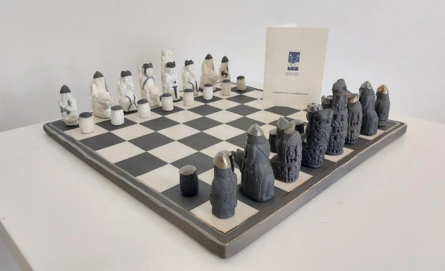 RARE RAKU CERAMIC Isle of Lewis chess set - Zeusi Art of Brugherio EUR ...