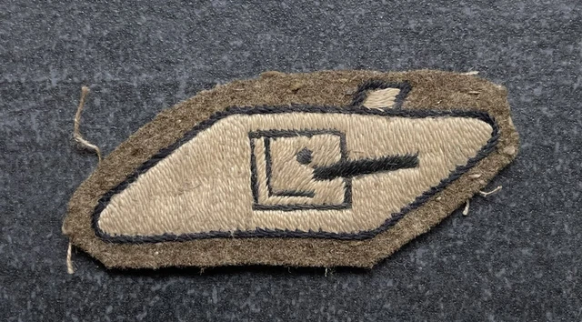 GENUINE WW2 TANK Crewman Cloth Arm Badge Armoured Corps Tank Regiment £ ...