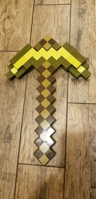 MINECRAFT 2 IN 1 Transforming Gold Sword to Pick Axe by Mattel Mojang ...