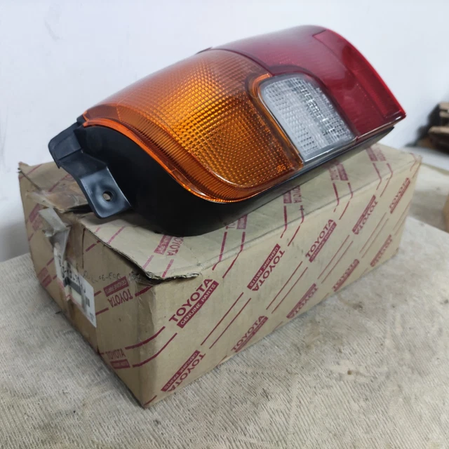 NOS GENUINE TOYOTA トヨタ Rh Rear Taillight Light Lamp Corolla E10 Station ...
