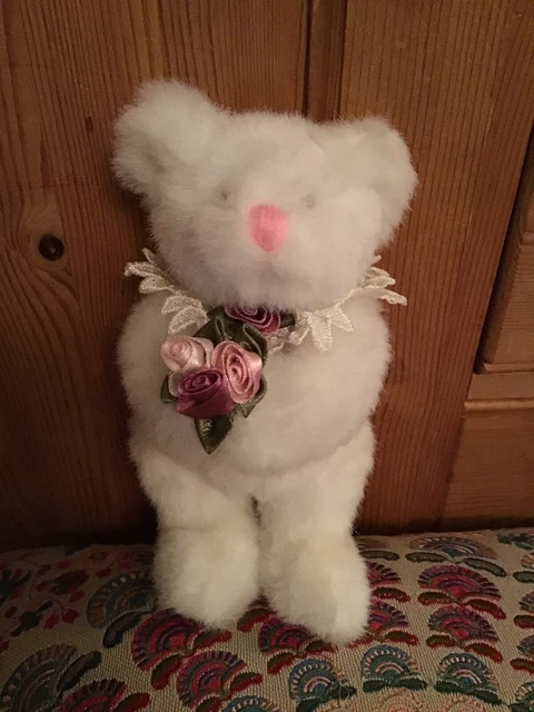 VINTAGE 1996 BERKELEY Designs White Teddy Bear Posy Flowers Soft Plush ...
