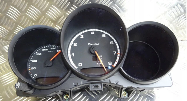 PORSCHE MACAN TURBO Tacho Speedometer Compteur Instrument Cluster Km/H ...
