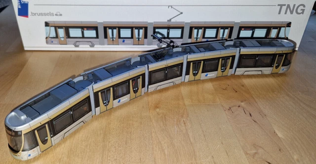 HALLING STRASSENBAHN MODELL Flexity Brüssel Belgien stib Ferro Train ...