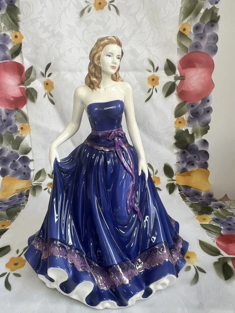 ROYAL WORCESTER, “FAYE” Figurine Of The Year 2010 CW 903, MINTY £127.87 ...