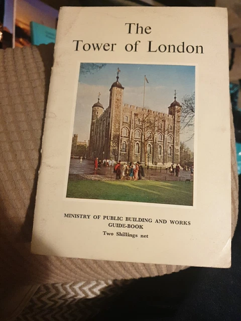 THE TOWER OF London Guidebook 1963. Incs Map £5.00 - PicClick UK