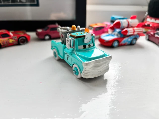 DISNEY PIXAR CARS Toon Doctor Dr.mater With Mask Up Mattel 1:55 Scale ...
