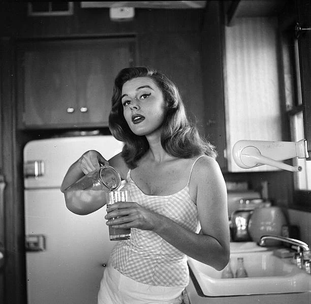 ACTRESS ELAINE STEWART poses at home in Los Angeles 1957 Old Photo 1 $8 ...