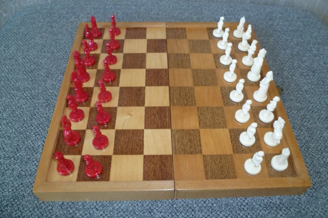 VINTAGE MEDIEVAL CHESS Set & Wooden Chess Board Medieval Chess Pieces ...