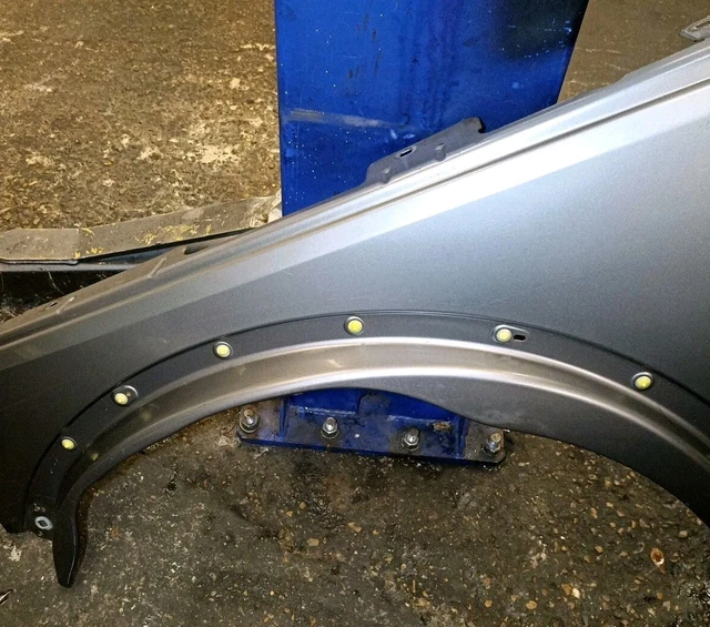 LAND ROVER DISCOVERY 3 Front Wing Fender Passenger Side Grey 2004–2012 ...