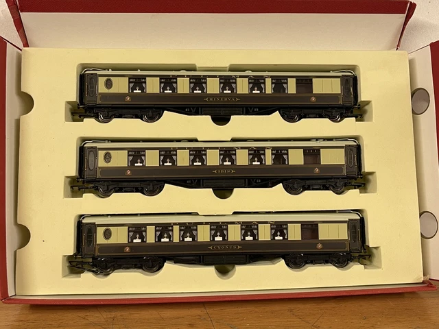 3 HORNBY OO Gauge Model Railway Pullman Coaches With Interior Lights £0 ...