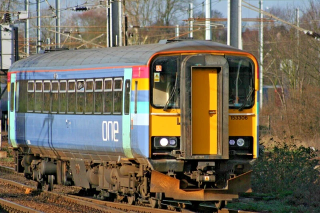 CLASS 153 NO 153306 in anglia one at ipswich £1.20 - PicClick UK