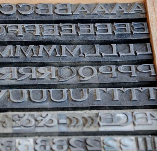 POLICE DE CARACTÈRES plomb lettres typographie imprimerie tampon metier ...