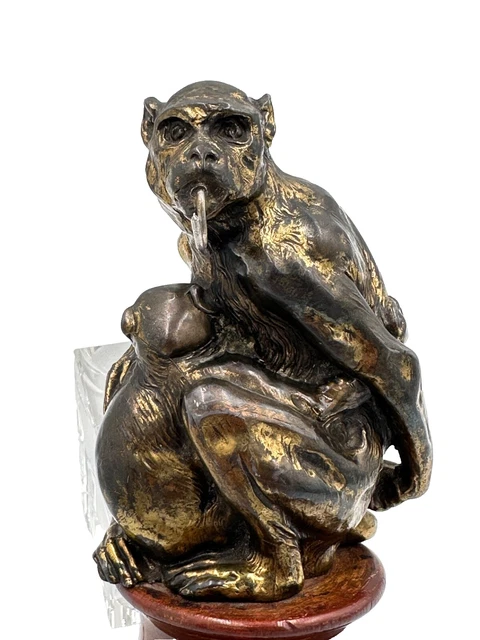 ANCIEN PORTE MONTRE animalier Singe Guenon et son petit Métal patine ...