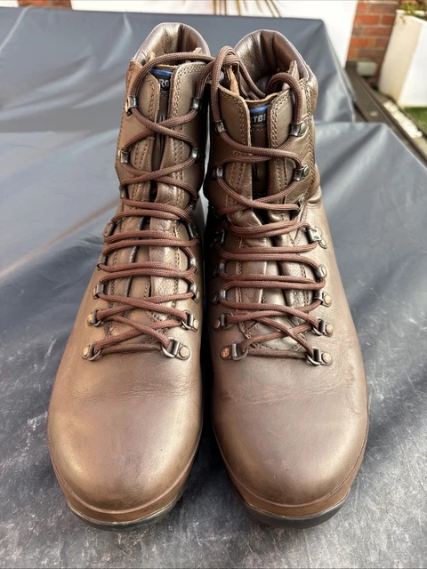 BRITISH ARMY ALTBERG Defender Boots - Brown - Size UK 11M Fresh ...