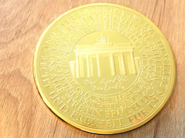RIESIGE MÜNZE, GIGANT, Nationalhymne, Medaille in Farbe Gold, Gut ...