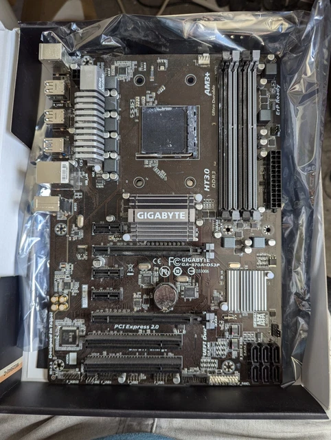 GIGABYTE GA-970A-DS3P REV 2.0 AMD FX Socket AM3+ ATX Gaming Motherboard ...