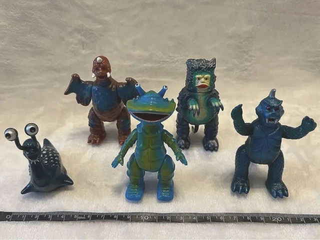 ULTRAMAN FIGURE ULTRA Kaiju Kanegon Namegon Pegilla Garamon Gomez Ultra ...