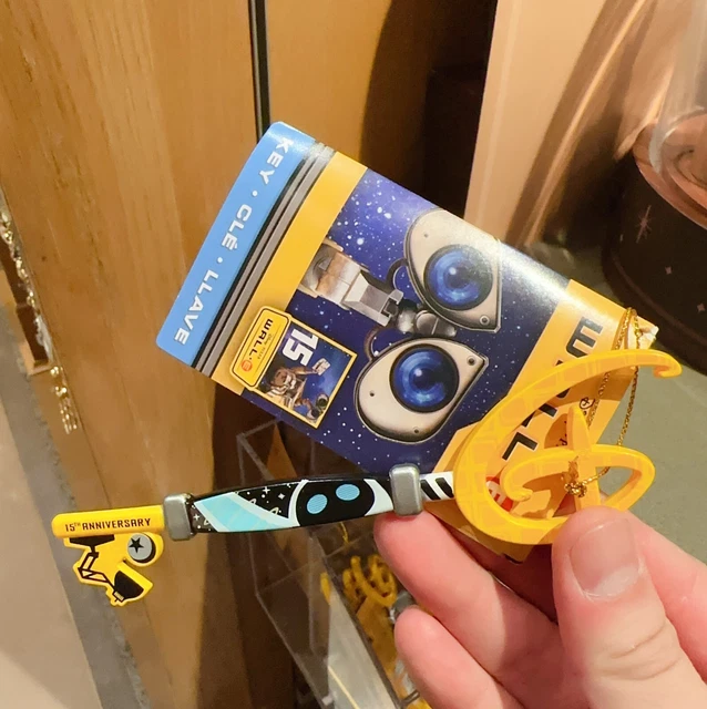DISNEY AUTHENTIC 2023 Key Wall-E 15th anniversary Disneyland exclusive ...