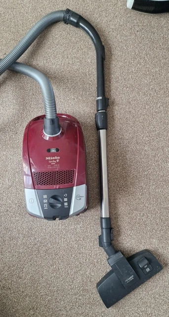 MIELE CAT & Dog 6000 PowerLine Bagged Cylinder Vacuum Cleaner 300-2000W ...