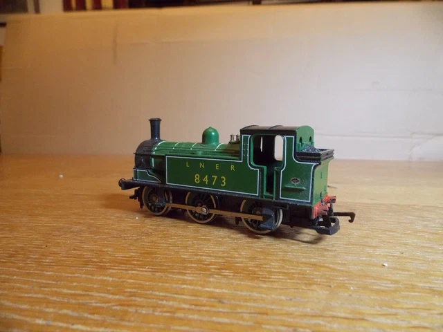 HORNBY LNER J83 CLASS 0-6-0T LOCO No 8473 in LNER Green Livery. OO ...
