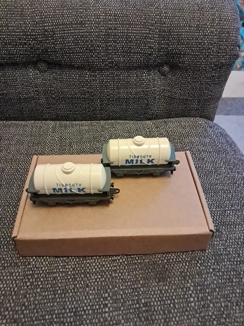 THOMAS & FRIENDS Tank Engine Gullane De Agostini 2x Tidmouth Milk ...