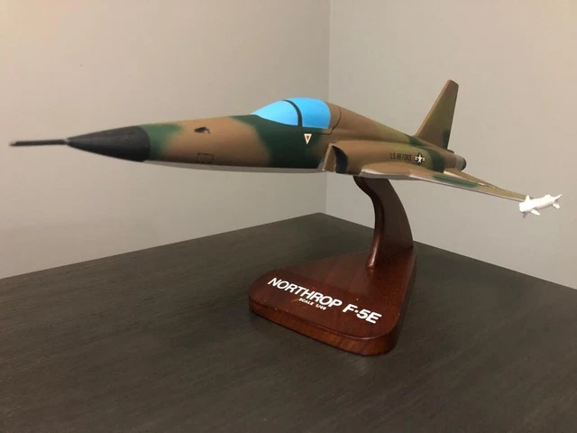 NORTHROP F-5E PLANE Scale Model Desk Top Display Airplane USAF Jet ...