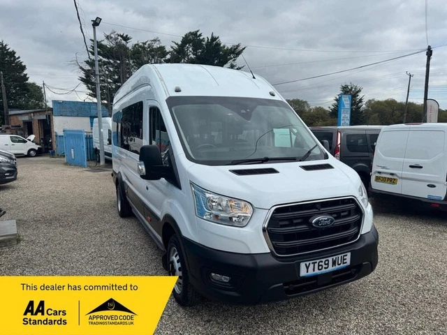 FORD TRANSIT 460 TREND ECOBLUE 17 SEATER MINIBUS 170PS AIR CON IN FRONT ...