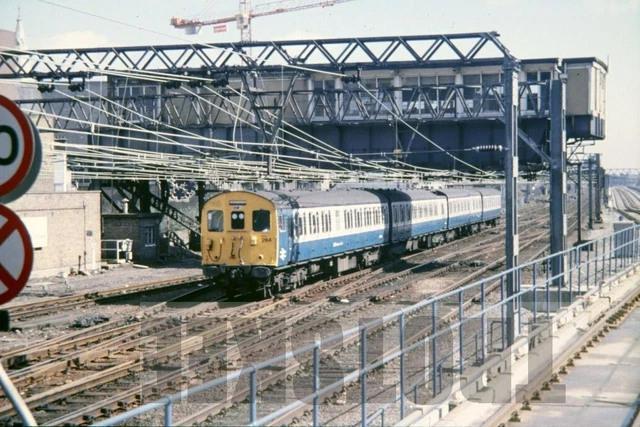 35MM SLIDE BR British Railways Diesel DEMU Class 202 284 Fenchurch St ...