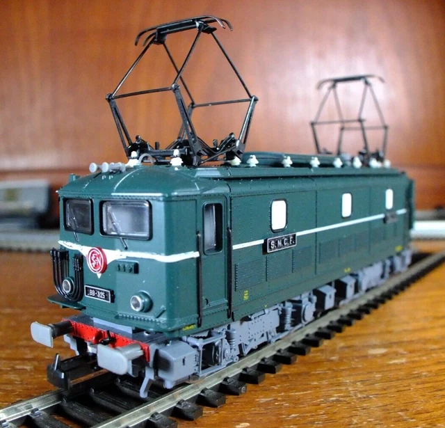 ROCO 04170 A HO gauge SNCF BB300 electric locomotive in green livery £ ...