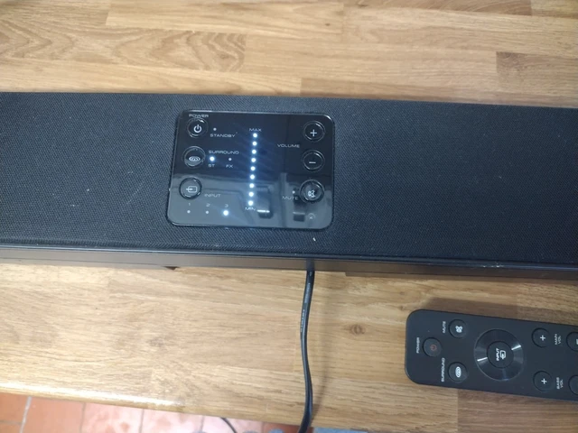 ROTH SUB ZERO Soundbar speaker and remote working, used, collection ...